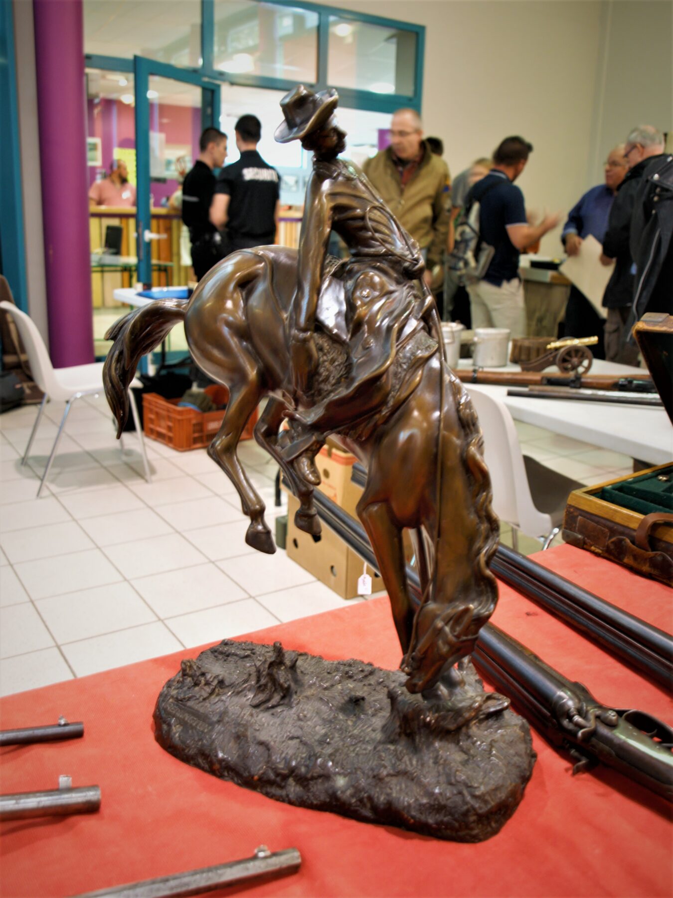 Le pistolet et le revolver à Cruas • Chine & Puces