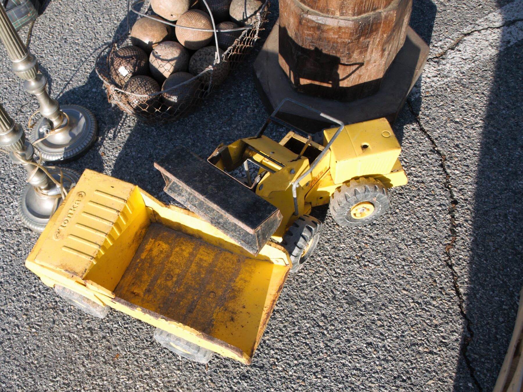 Les puces de la Voulte sur Rhone • Chine & Puces